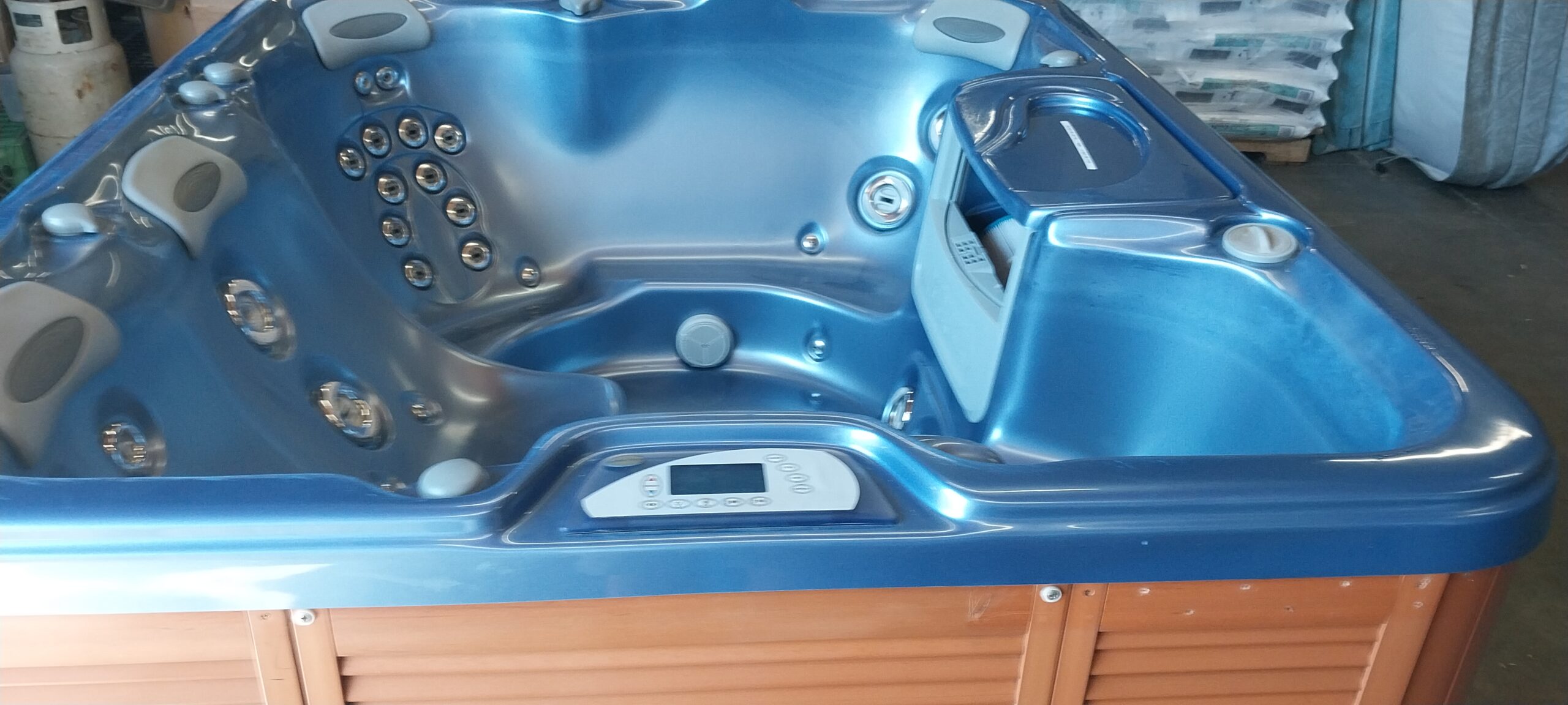 Clearance Hot Tubs in Sacramento, CA | All Season Pools and Spas