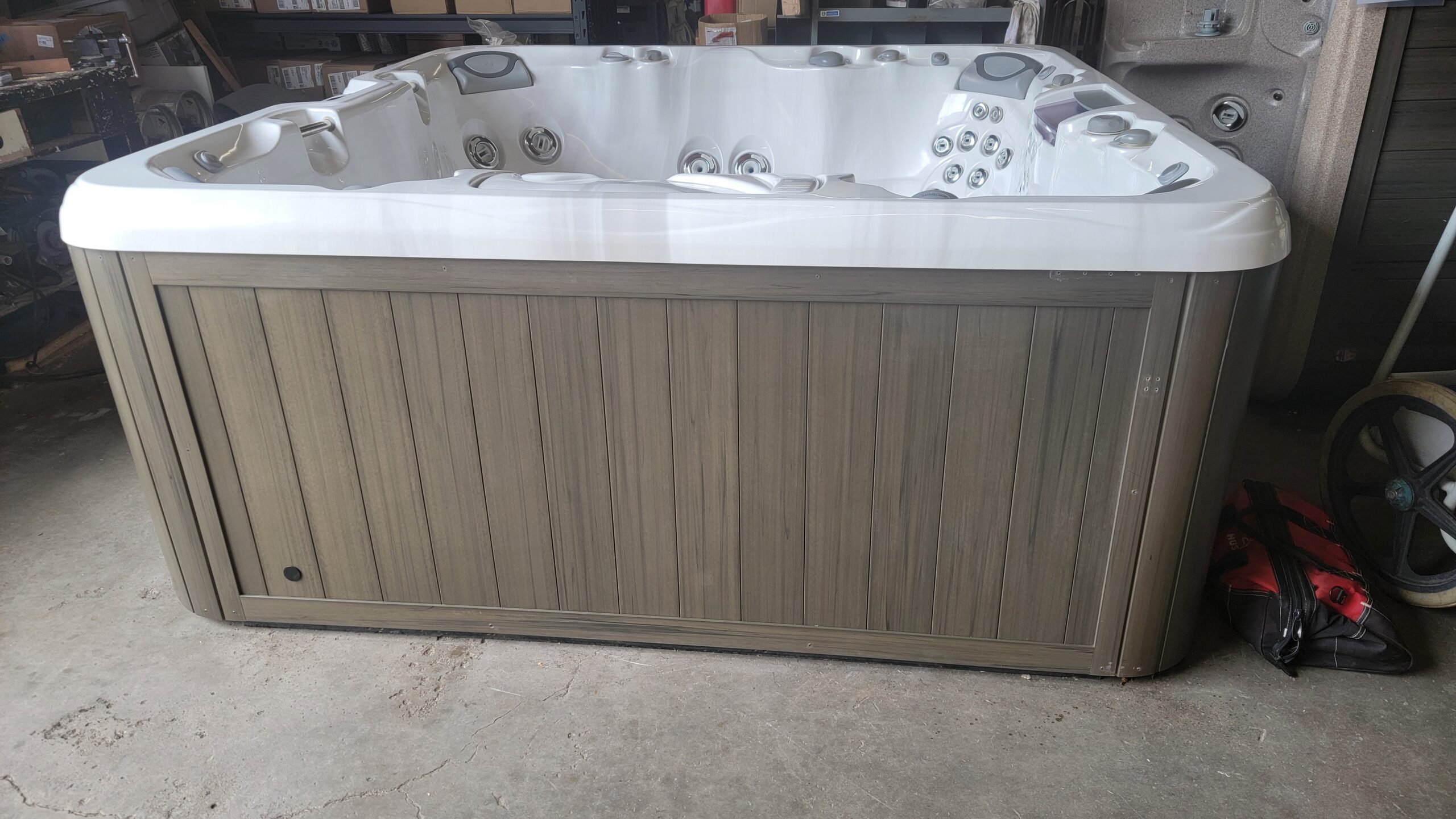 Clearance Hot Tubs in Sacramento, CA | All Season Pools and Spas